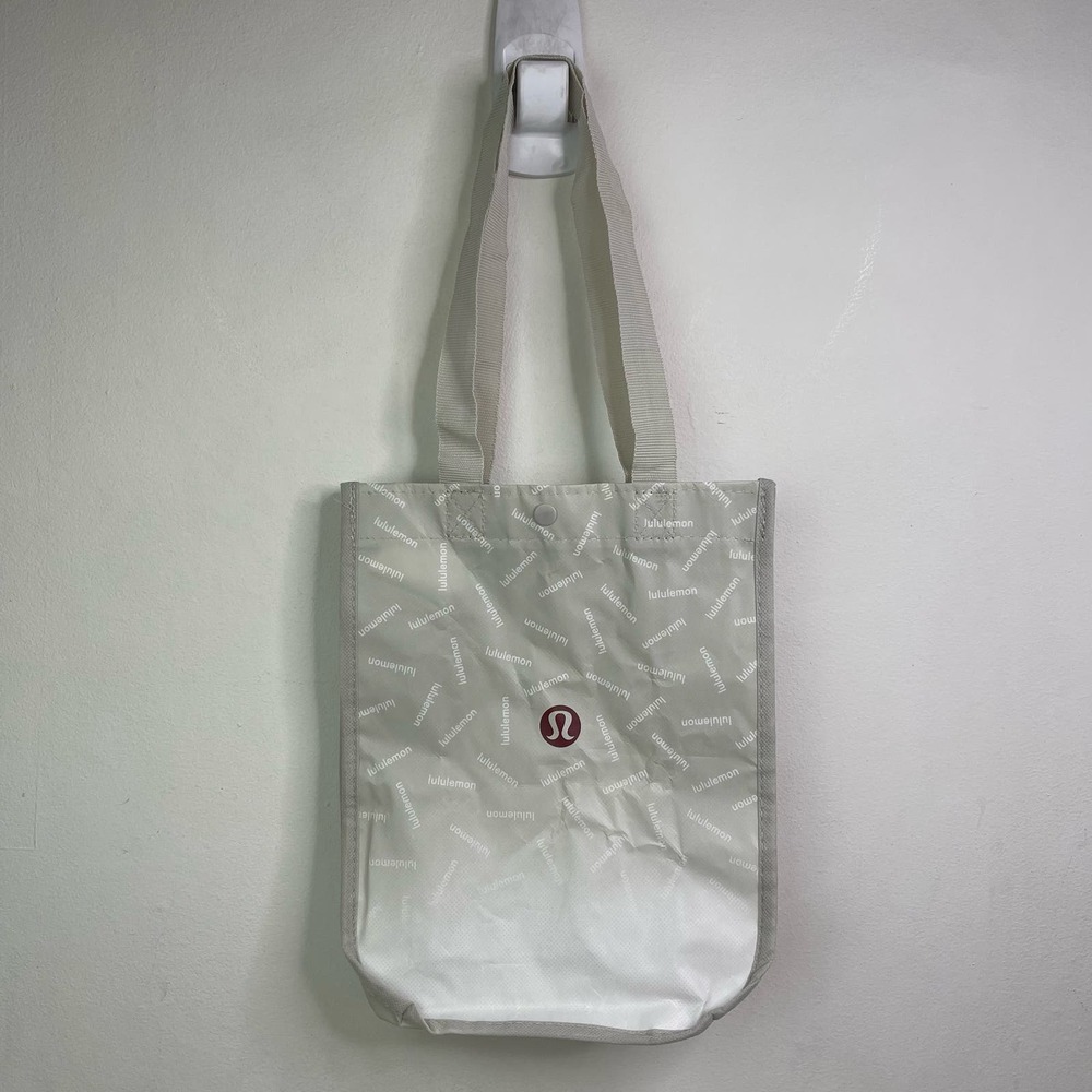 Lululemon Reusable Small Tote Gift Bag Logo Print Hol… - Gem